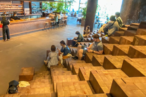 積み木階段が名所のおしゃれカフェ！表参道『GYRE.FOOD uni』 ｜ 東京一人旅男子